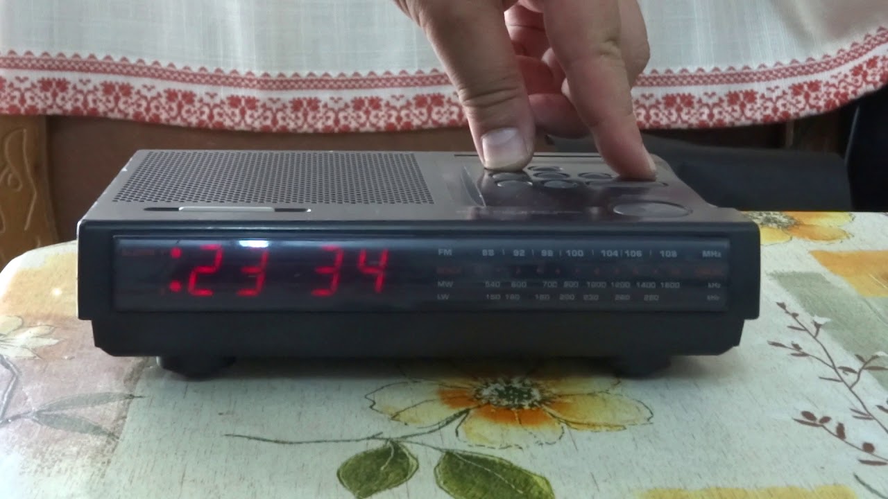 Radio with clock Thomson RR36 (Germany) - YouTube