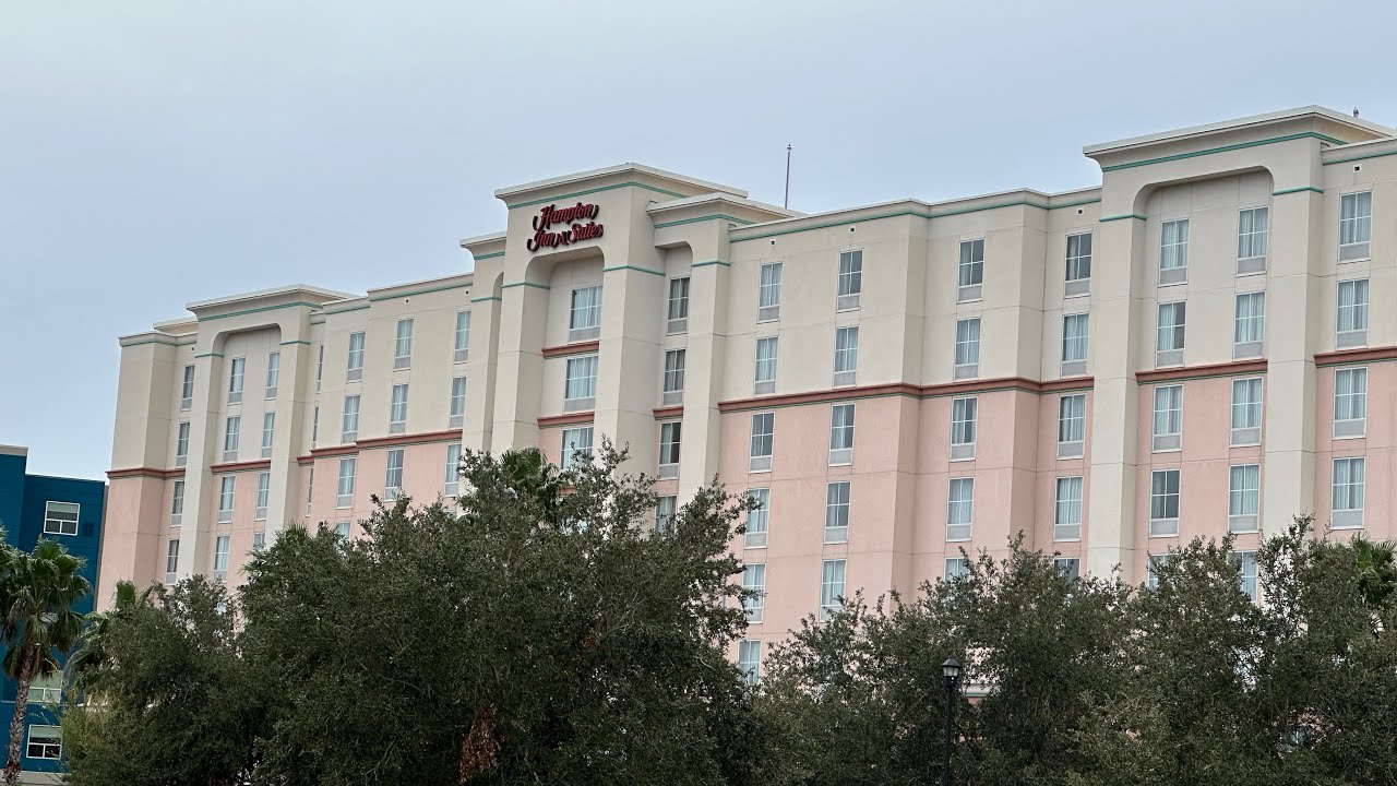 Hampton Inn & Suites Orlando Airport @ Gateway Village - YouTube