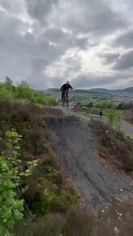 Big mtb jump #mtbtrails #bike #mtbpro #mountainbike #mtb - YouTube