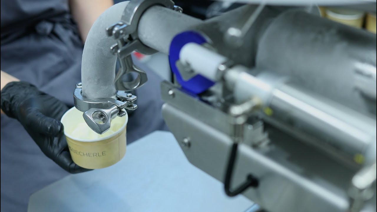 Kälte Rudi® Making of EISBECHERLE Spaghetti-Eis - YouTube