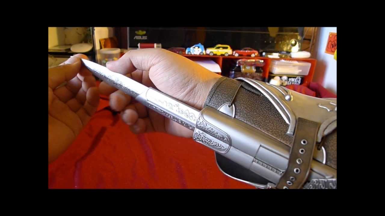 Assassins Creed - Neca Ezio Auditore Hidden Blade Vambrace Roleplay ...