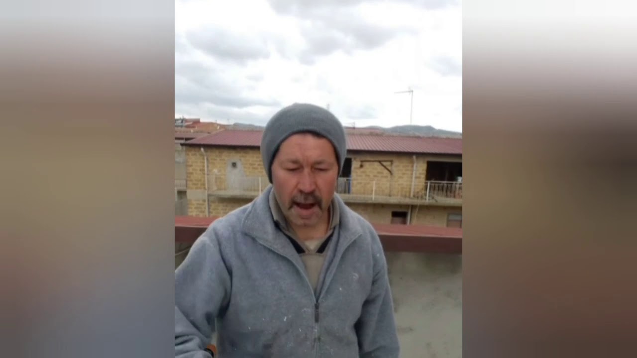 Dome_quaranta canta Paky "Rozzi" - YouTube