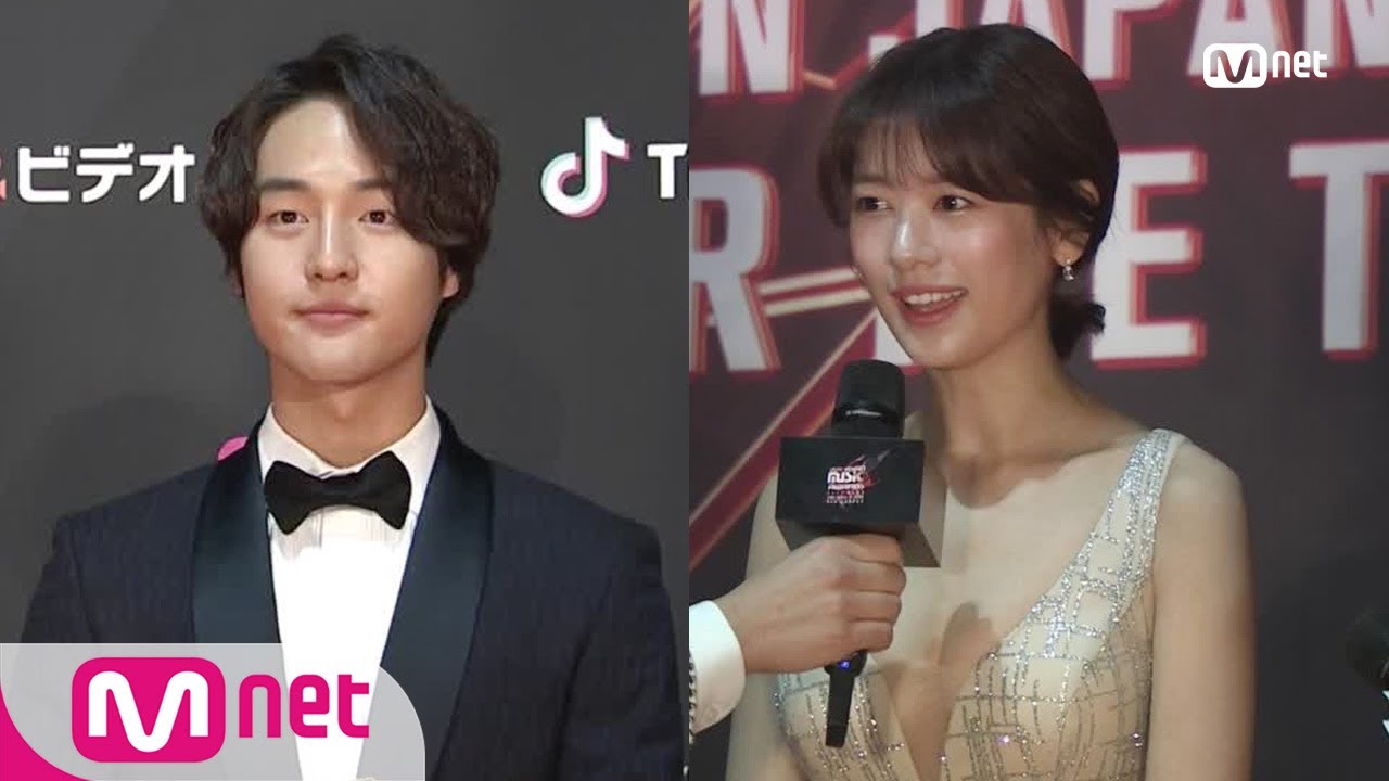 Red Carpet with Yang Se Jong & Jung So Min│2018 MAMA FANS' CHOICE in ...