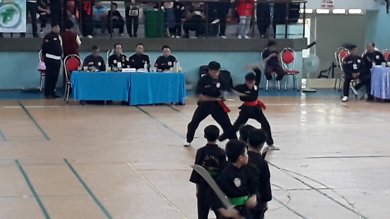 Song đao đối kháng với song trường côn thể thao liên đoàn võ cổ truyền ...