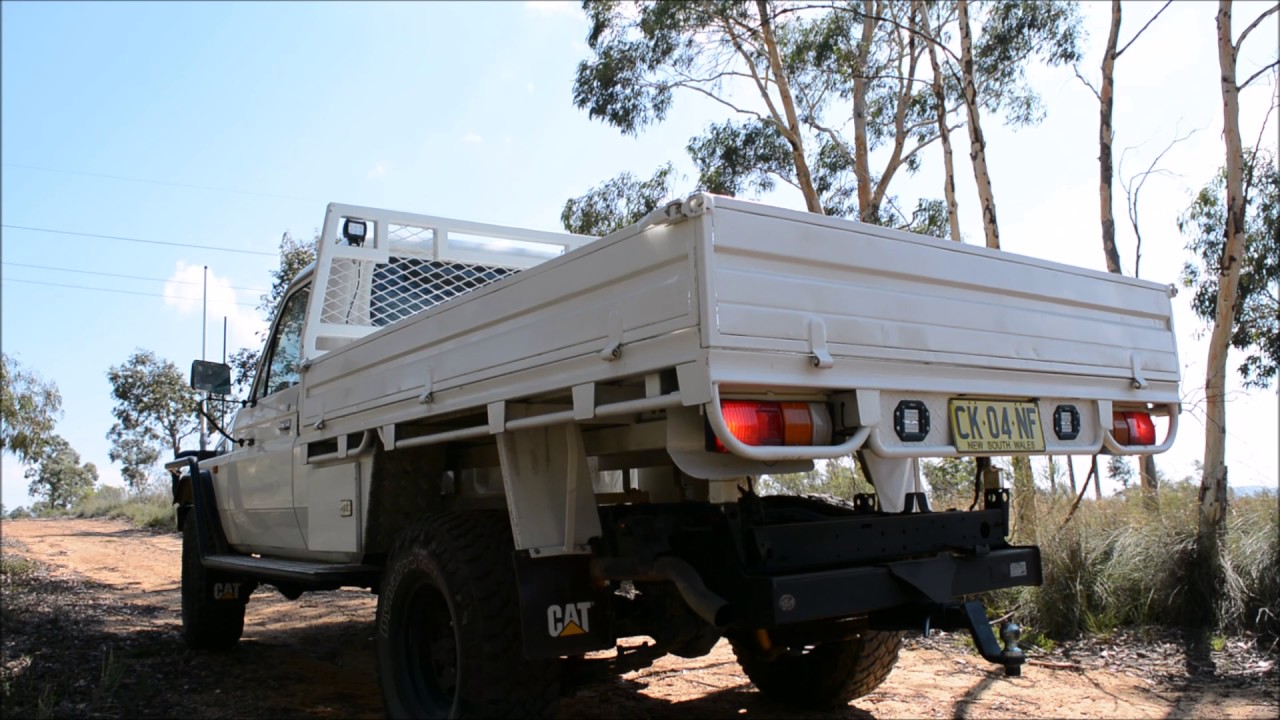 Toyota LandCruiser HZJ79 1HZ CT26 turbo sound - YouTube