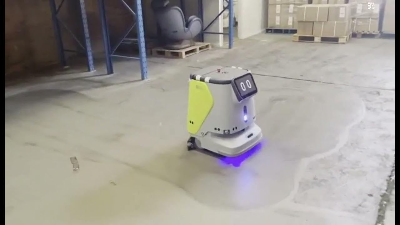 Industrial floor cleaning robot CC1 - YouTube
