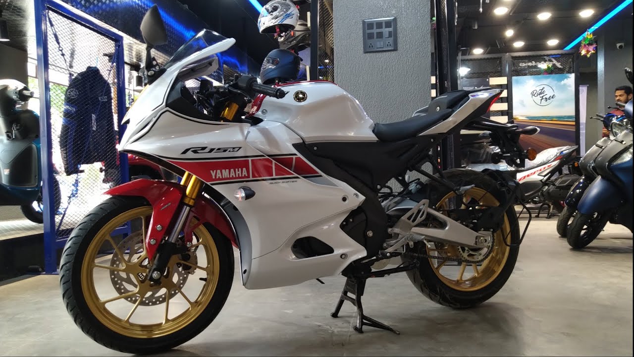 YAMAHA R15 M V4 WORLD GP 60 TH ANNIVERSARY LIMITED EDITION - YouTube