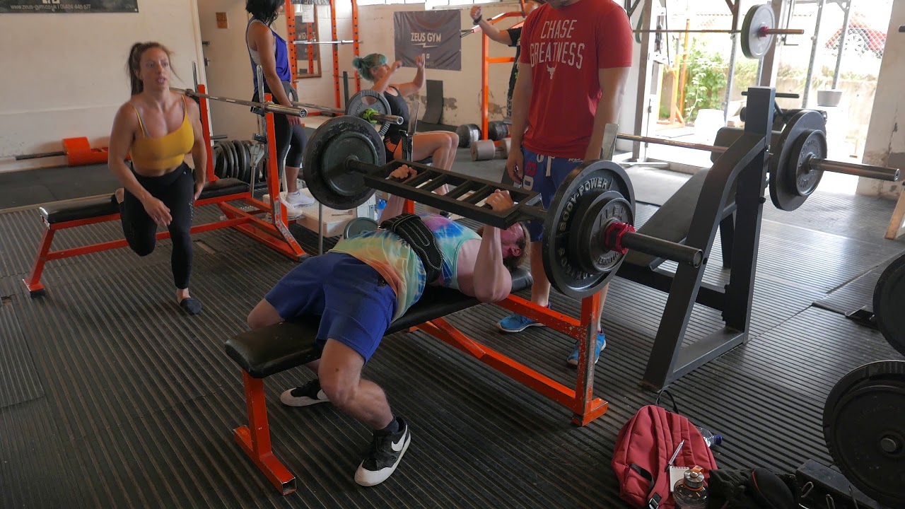 100kg Swiss Bar Bench x3 @ 80kg BW - YouTube