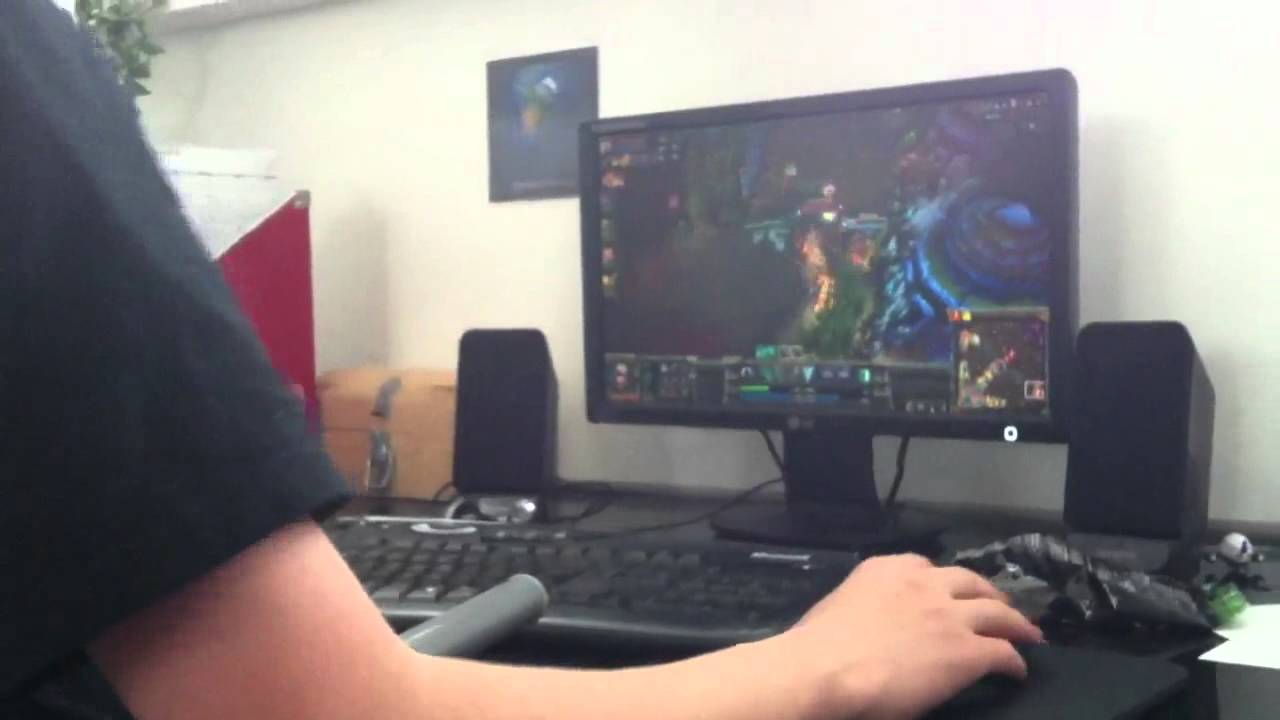 Angry league of Legends player - YouTube