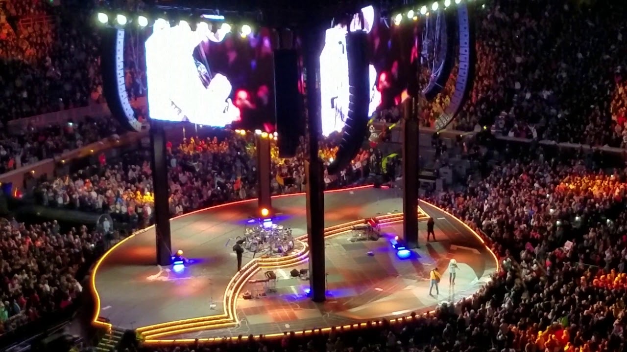 Garth sings Rocky Top! - YouTube
