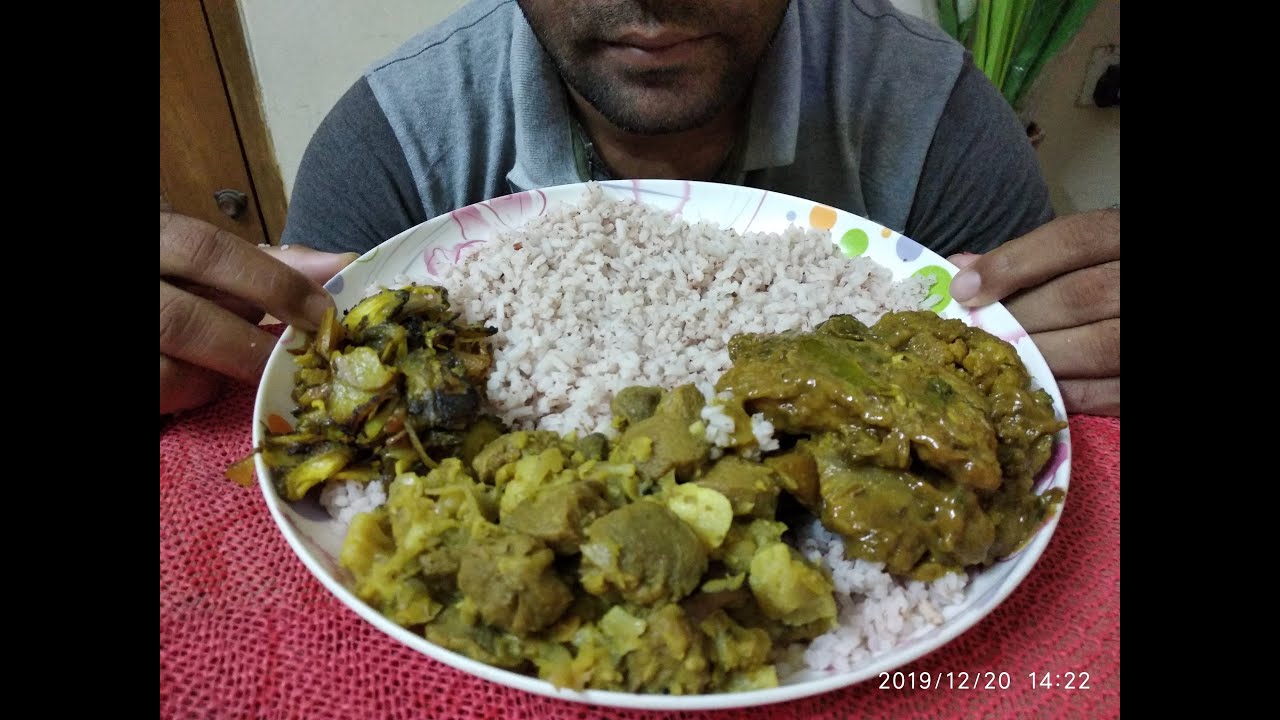 Eating Korolla Vagi, Soyabin Sobgi, Fulcopy diye Rui Fish # Foody Fan ...