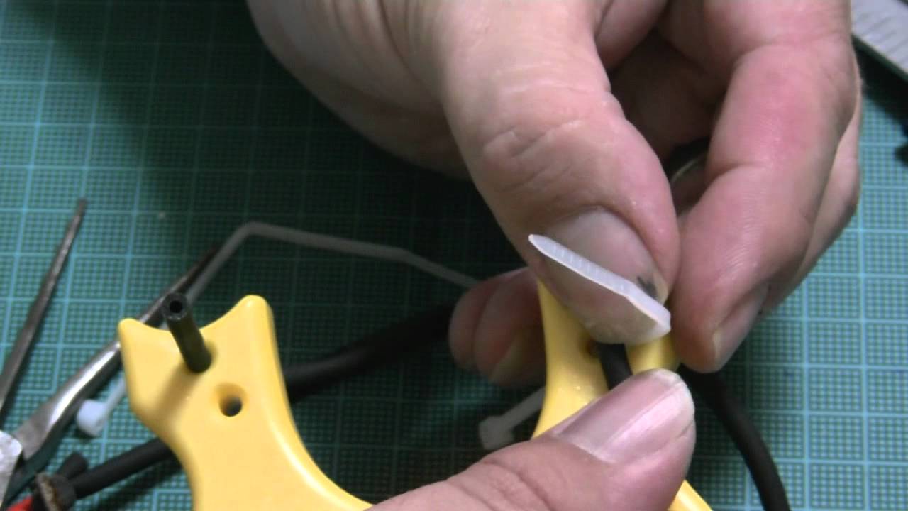 Attaching tube sets to a Yoslingshot slingshot - YouTube