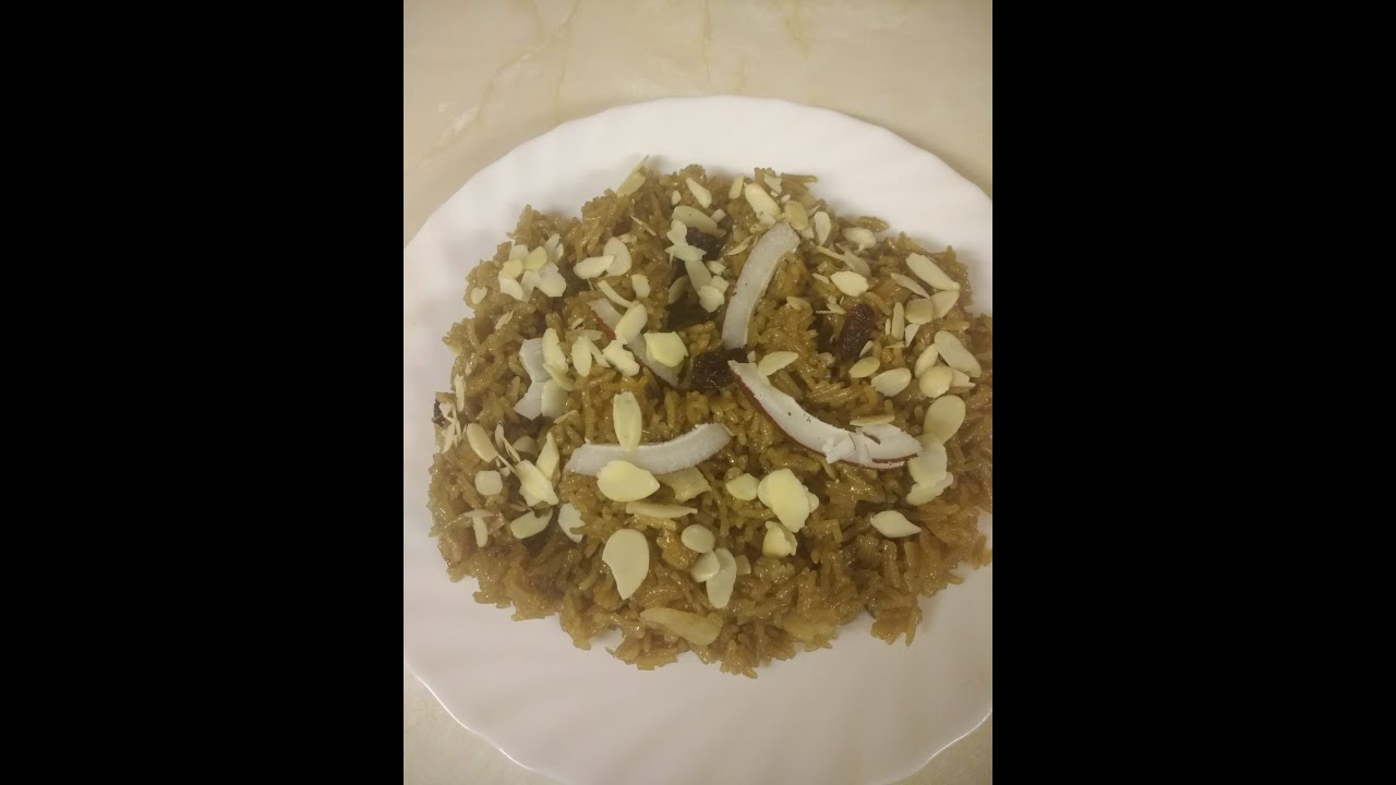 Punjabi sweet dish - Gurr wale chavaal. - YouTube
