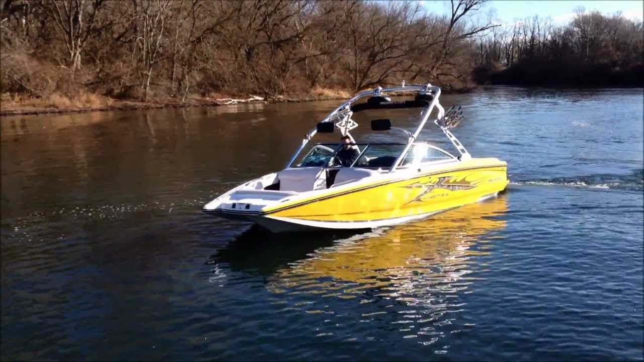 2006 MasterCraft XStar- Yellow/ White On Water - YouTube