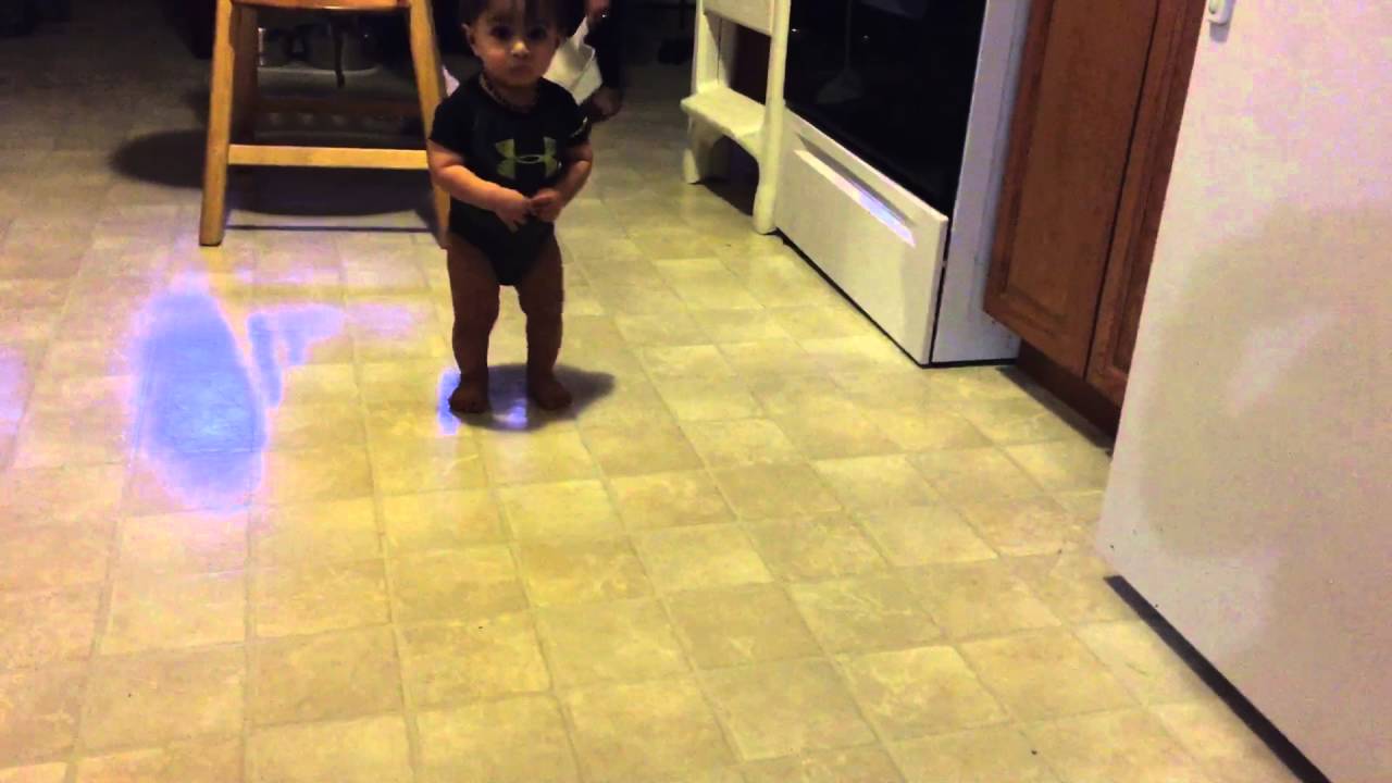 Baby doing the whip naenae - YouTube