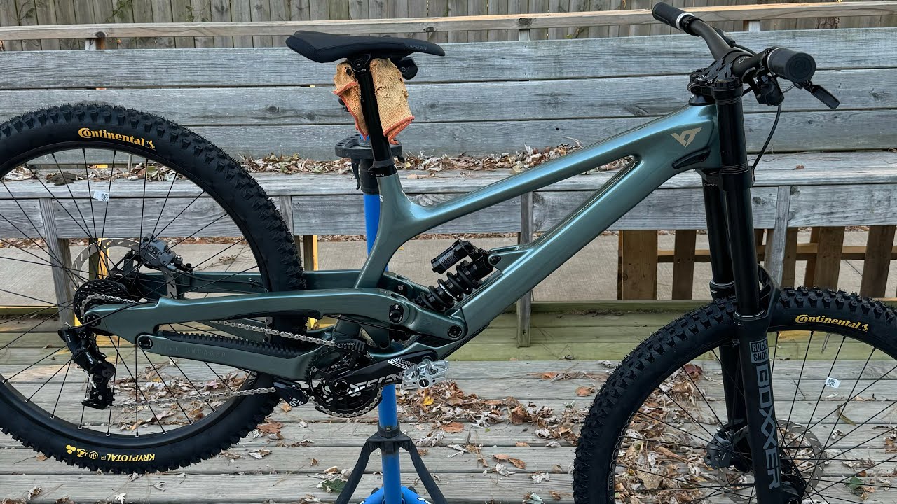 First Jumps on the new YT TUES Core 2! Dreamy!! - YouTube