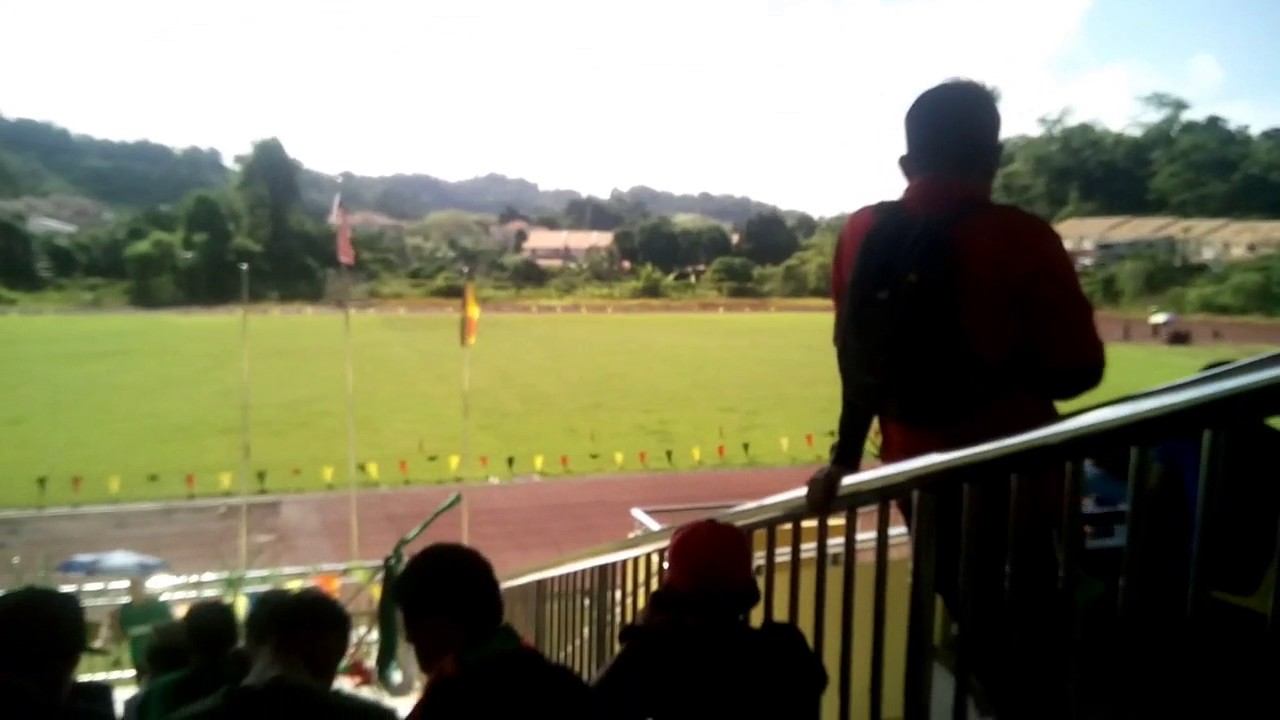 SMK KAPIT, larian 1500 meter lelaki 13 tahun... - YouTube