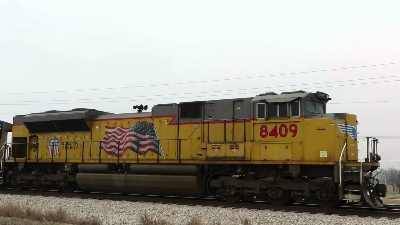 SD70ACe Start up - YouTube