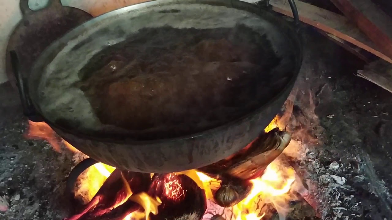 Making Rihaakuru ރިހާކުރު ކެއްކުން - YouTube