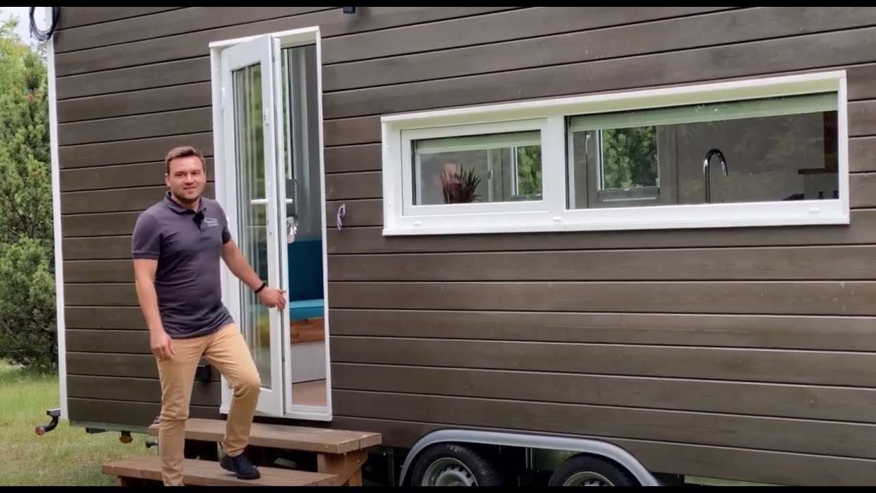 MOBI LONG - walkaround tinyhouse - YouTube
