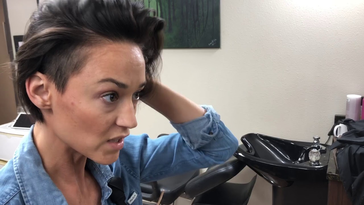 How to use dry shampoo with Dawn Hamil - YouTube