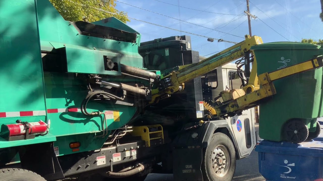 Oops! Garbage Truck Fail - YouTube