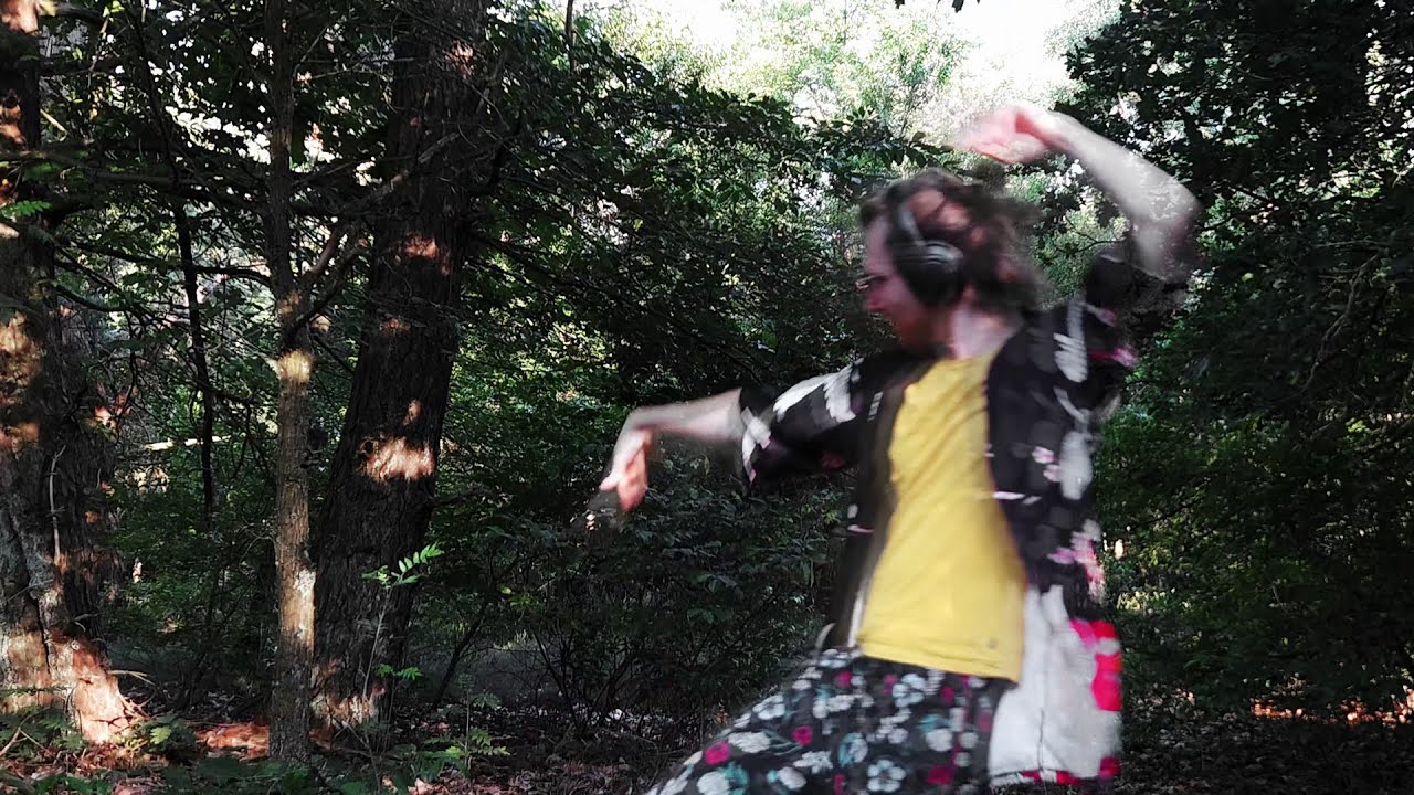 chillin in da forest with seven devils around - YouTube