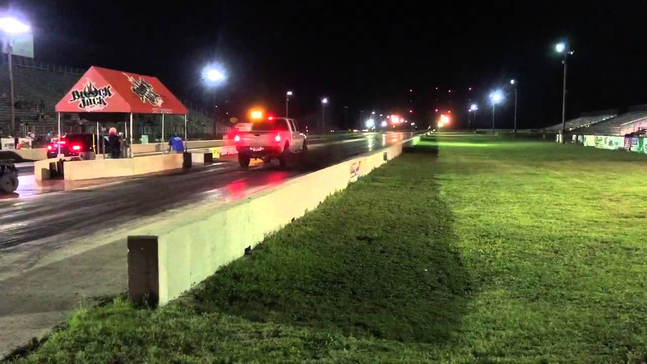 Lifted Powerstroke quarter mile drag race - YouTube