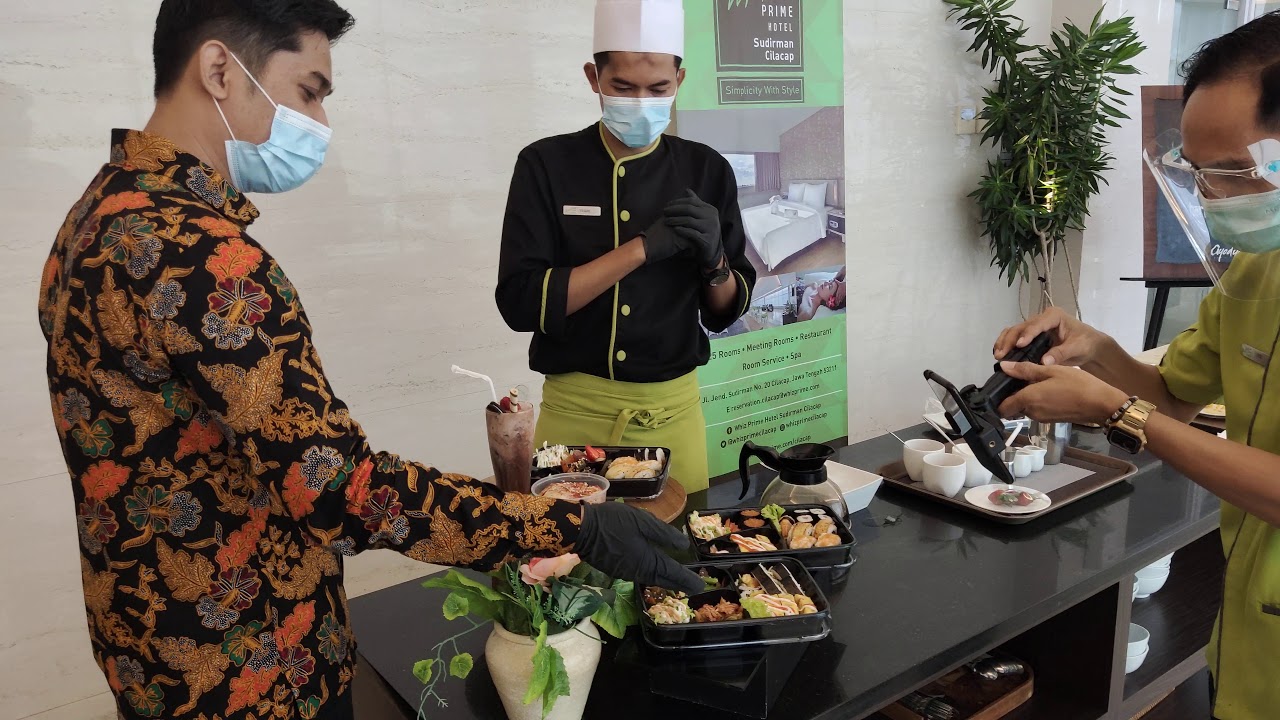 live cooking with style at home by Whiz Prime Hotel Sudirman Cilacap ...