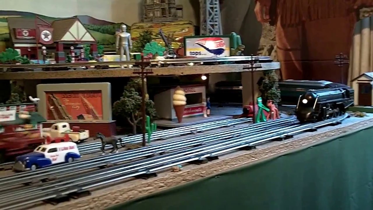 LIONEL JUNIOR TINPLATE TRAINS, 221, 1689E, & 1700 - YouTube