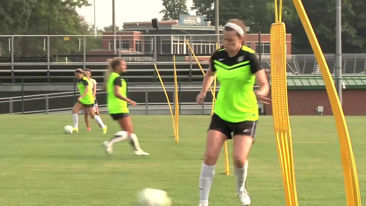 Charlotte Women's Soccer Begins Training for Fall 2015 - YouTube