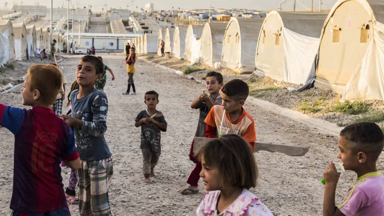 Story about Narin IDP young woman from Iraq - YouTube