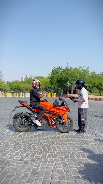 KTM Ft. Oggy🤣Funny Shorts #shorts #ktm #ktmshorts #automobile #ktmoutpour #ktmrc200 #funny # ...