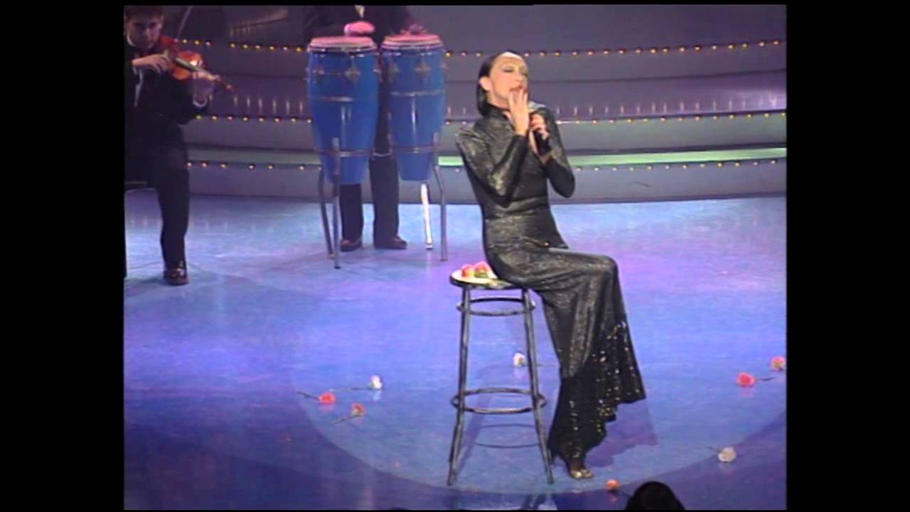 Betty Missiego - Inolvidable - YouTube