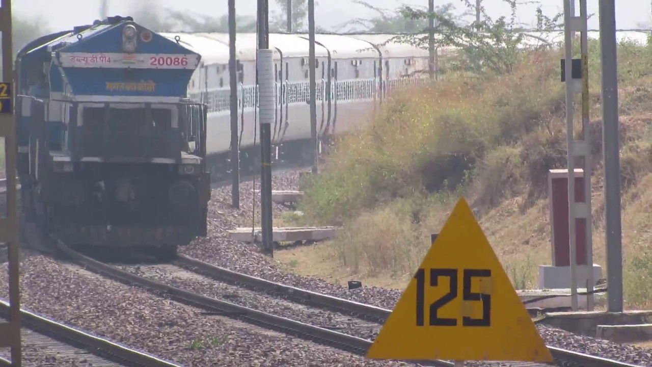 100th upload | BGKT WDP4 roars in electric territory | ERS-AII ...