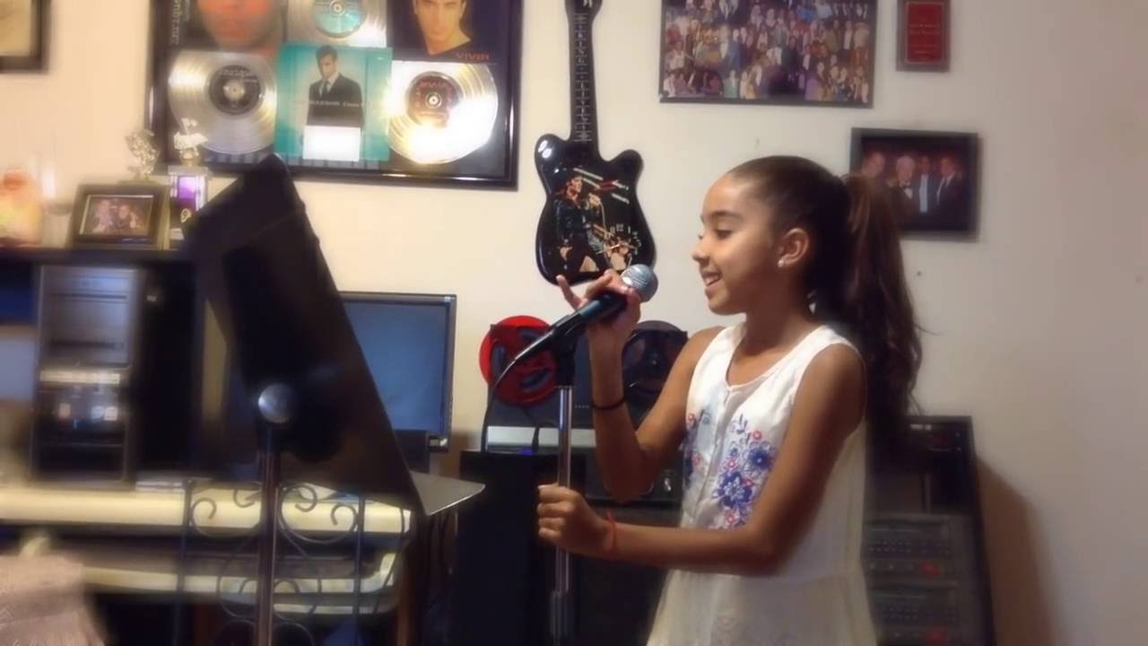 My Heart Will Go On Celine Dion Cover by |Daniela Knight| - YouTube