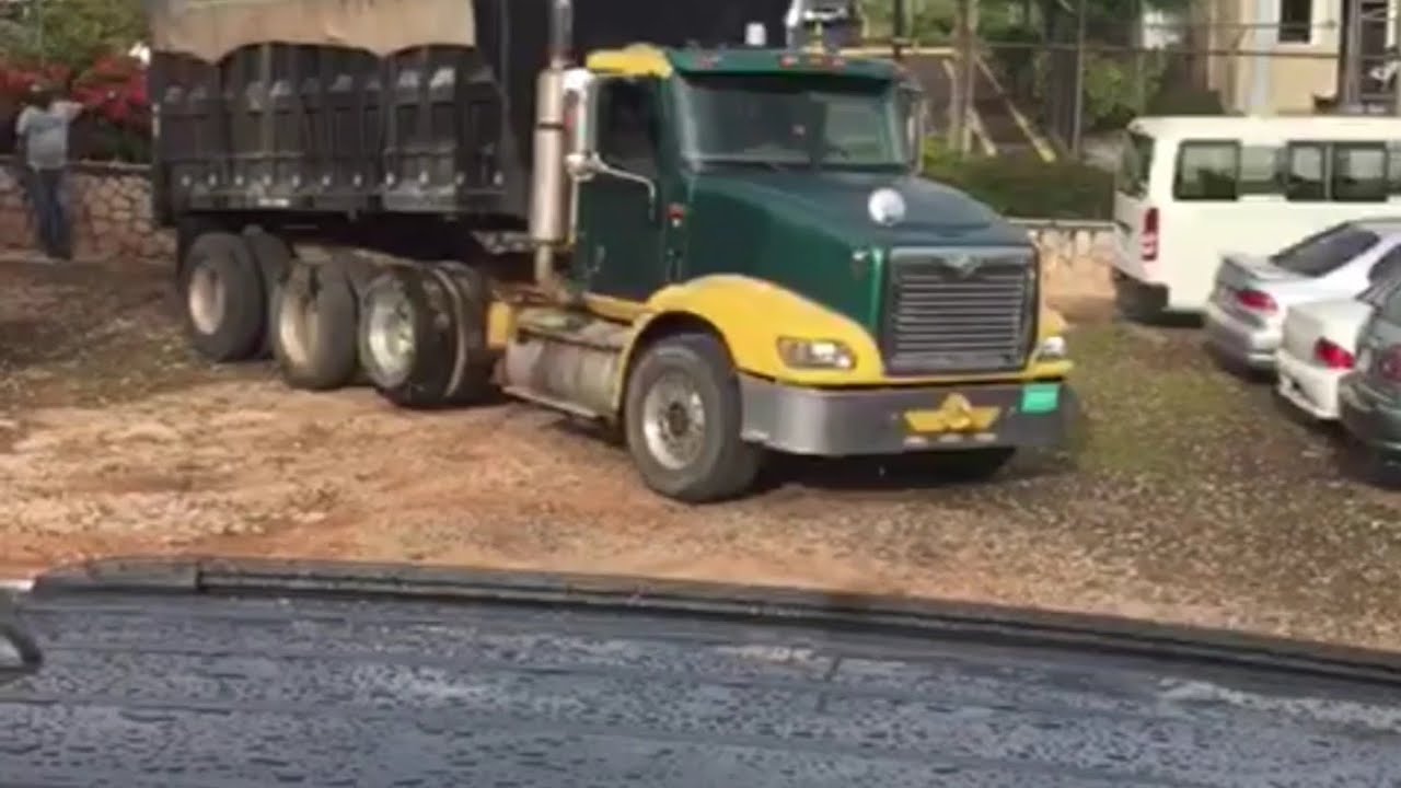 9200i tipping sand - YouTube