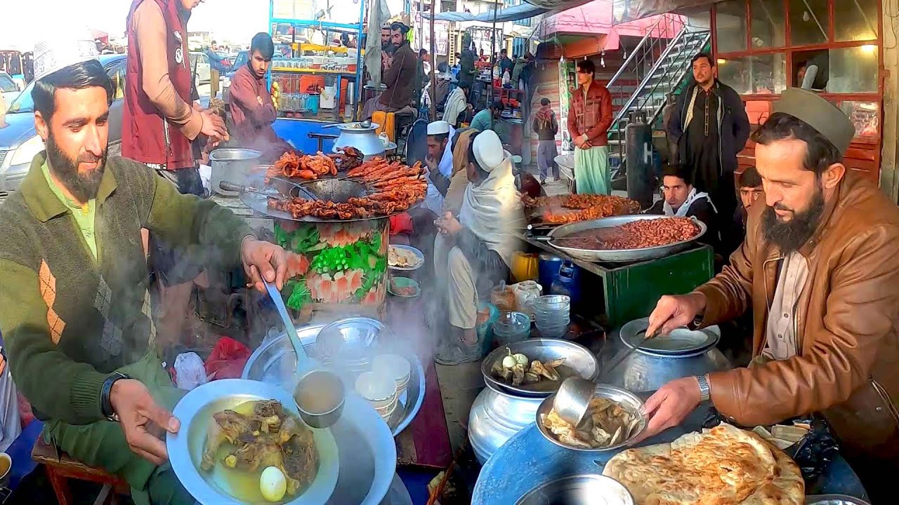 Traditional Street food in Marko Bazaar | Subha Ka nashta | Roosh ...
