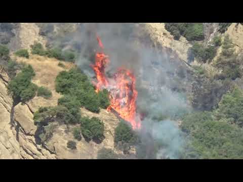 YANGIN SALİHLİ'YE ULAŞTI, HAVADAN VE KARADAN MÜDAHALE SÜRÜYOR