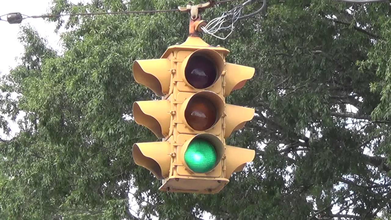 Eagle 4-way Traffic Light - YouTube