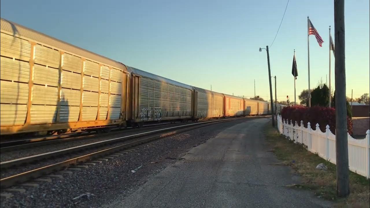 BNSF 8473 (SD70ACe) leads H-GALIHB through Streator, IL 10/28/22 - YouTube