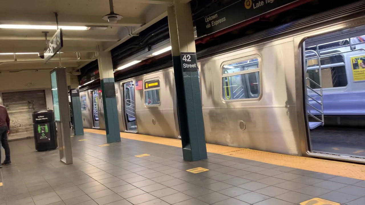 MTA NYCT | R160B (Q) Train @ Times Square-42nd Street - YouTube