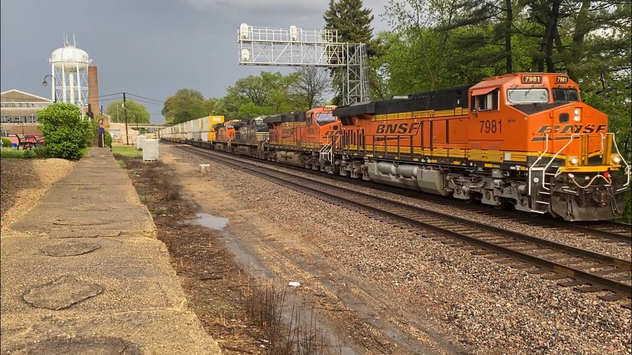 BNSF Intermodal Train rumbles down the line with a severe thunderstorm ...