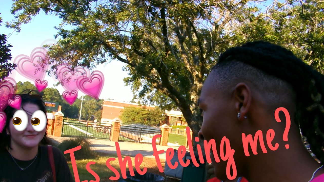 Yo chat is she feeling me? - YouTube