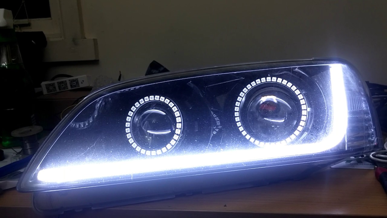 Sequential sweeping DRL indicator strips - YouTube