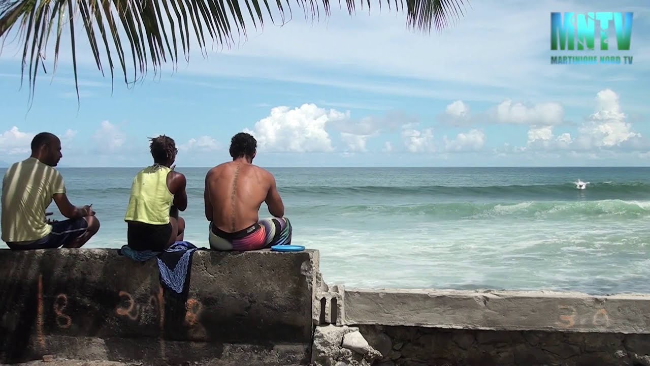 Basse-pointe : lieu incontournable du surf en Martinique - YouTube