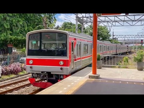 Kumpulan Kereta Api KRL Commuter Line di Stasiun Bekasi! JR 205 Nambu ...