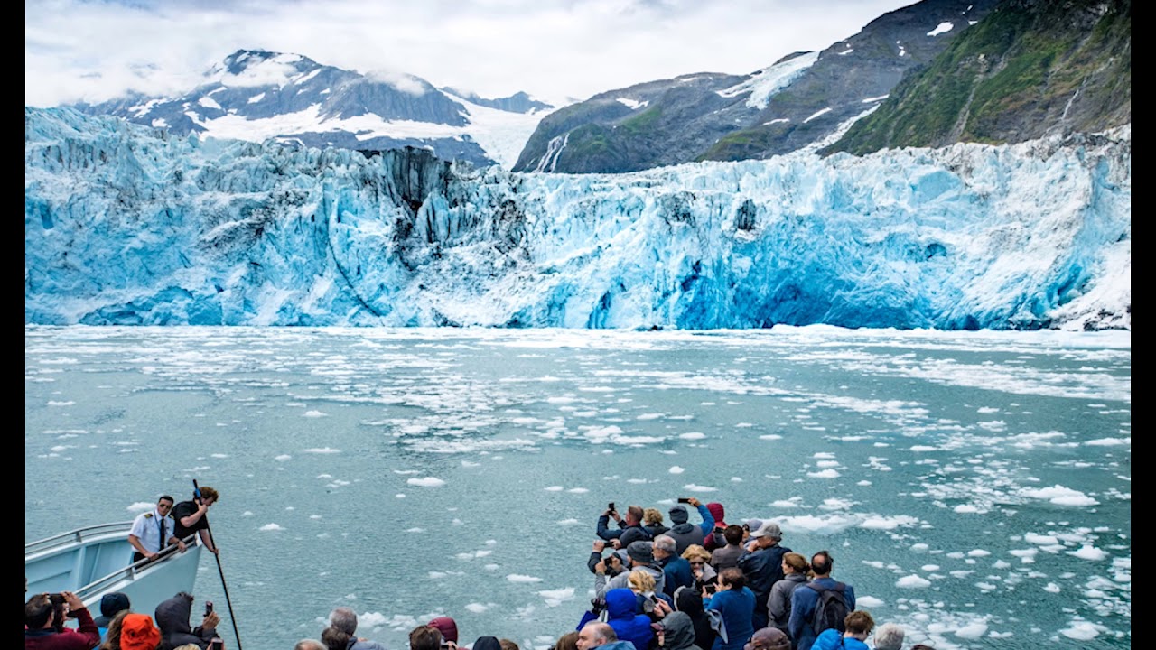 Glacier Breaking Off - YouTube