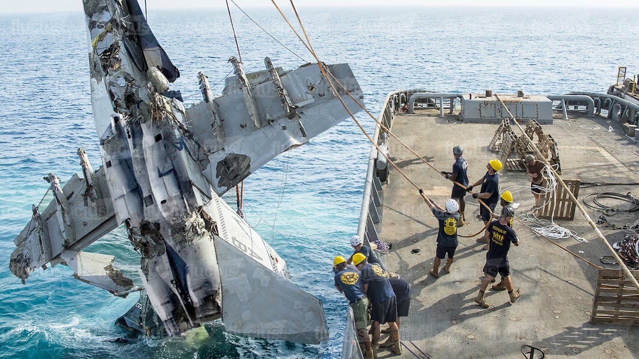 What Happens When a $60 Million US F-18 Crashes in Middle of the Sea ...