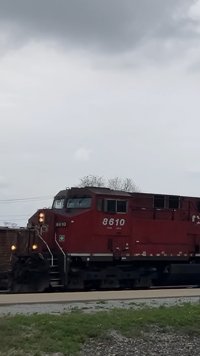 CP 8610 leading EB CP Manifest in Elkhart Indiana - YouTube